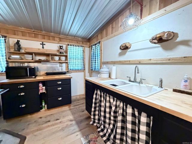 6356 Sunny Fox Rd