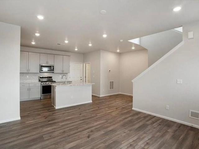 6357 N Netherland Ct, Aurora, CO 80019