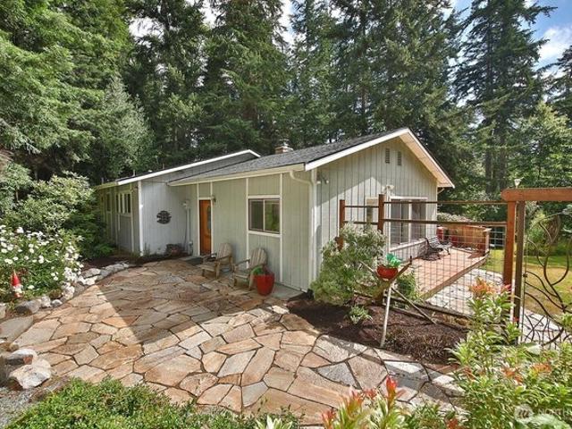 6357 Baywood Rd, Freeland, WA 98249