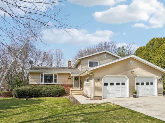 6357 Grossepark Rd, Sun Prairie, WI 53590