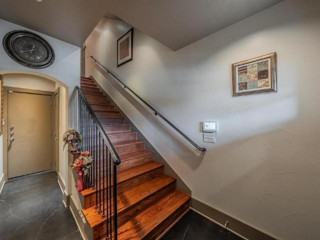 6350 Oriole Drive