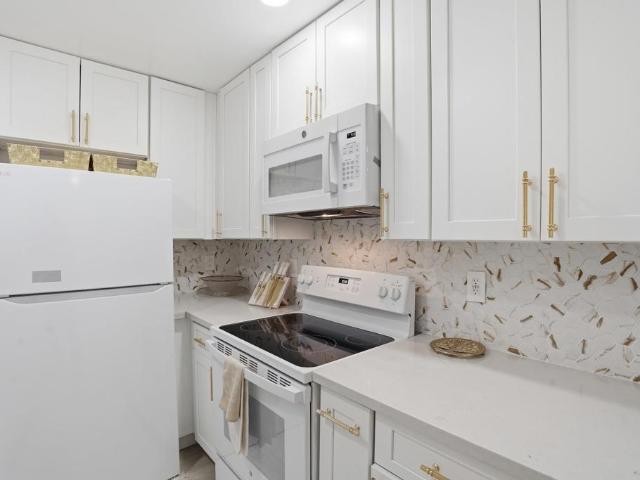 6350 Genesee Ave, Unit 107, San Diego, CA 92122 | MLS #NDP2602
