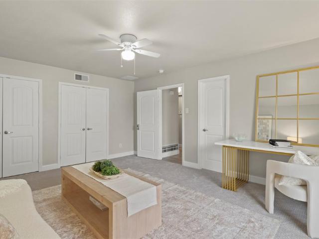 6350 Glennox Lane