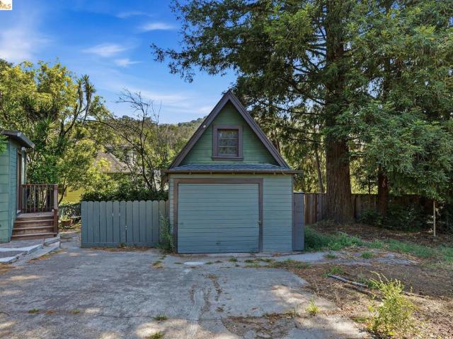 6350 Hillmont Dr
