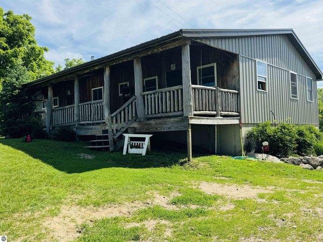 6351 N 33 Rd, Manton, MI 49663