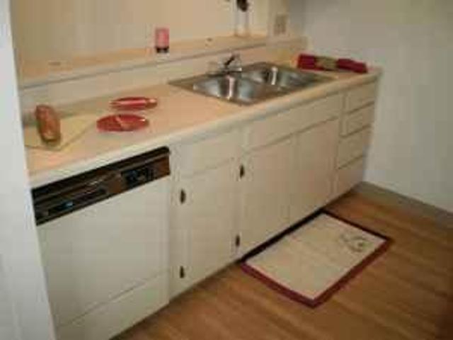 $635 / 2br SPRING BROOK APARTMENT HOMES HOLLAND SW map