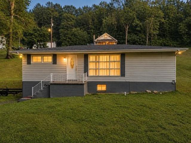 635 Boyce Rd, Grafton, WV 26354