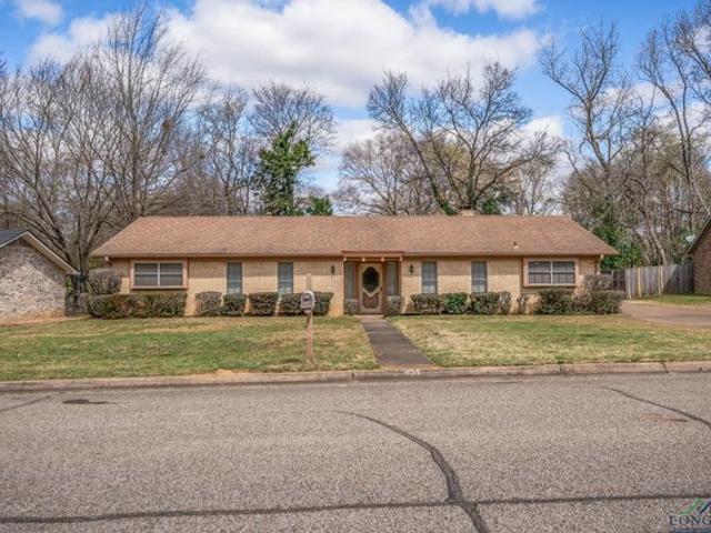635 Green Oak Dr, Longview, TX 75604