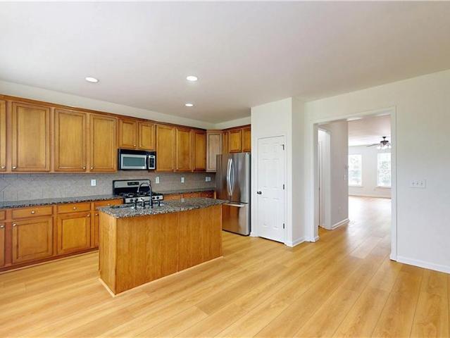 635 Grove Manor Park
