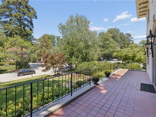 635 E Morningside Drive NE