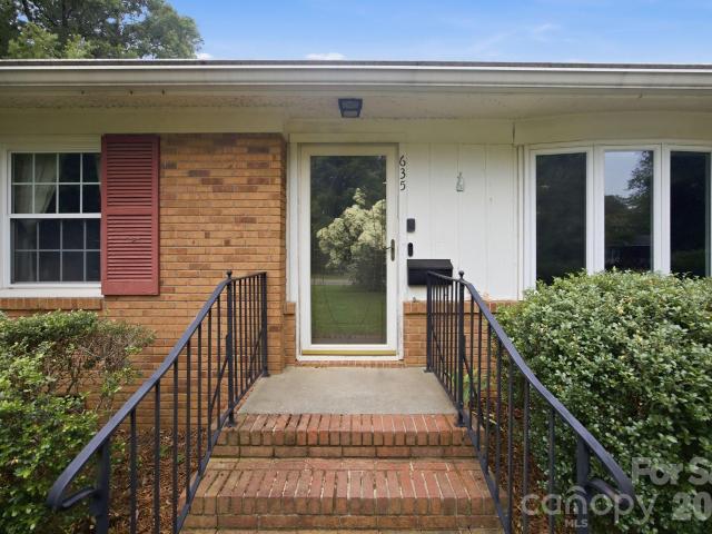 635 Fieldstone Road