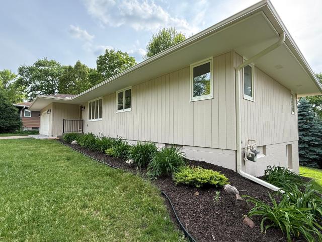 635 Iona Lane