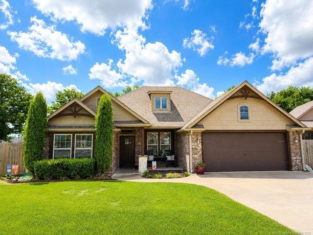 635 Meadows Cir, Tahlequah, OK 74464