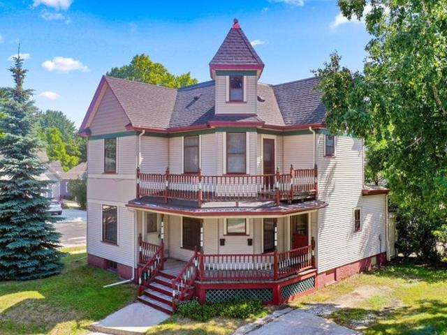 635 N Water St, Manitowoc, WI 54220