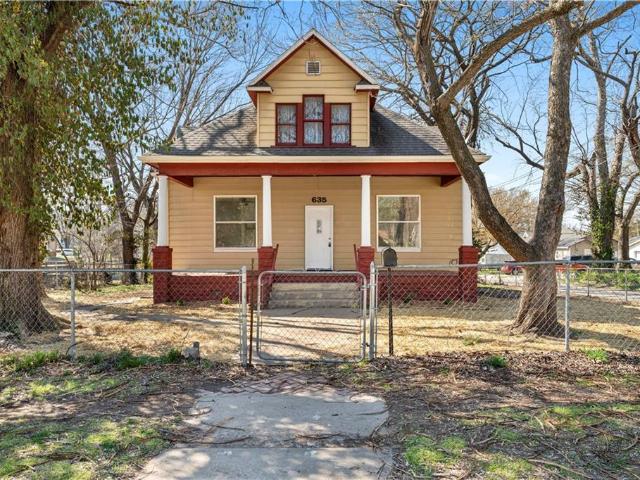 635 N Cedar St, Nevada, MO 64772 | MLS #2607