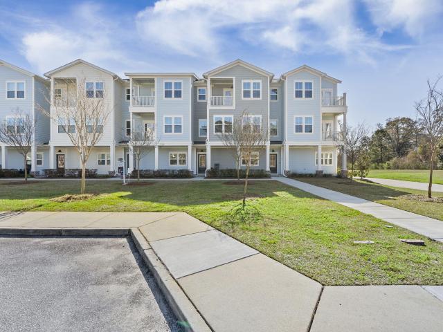 635 N Laurel St, Summerville, SC 29483 | MLS #26005