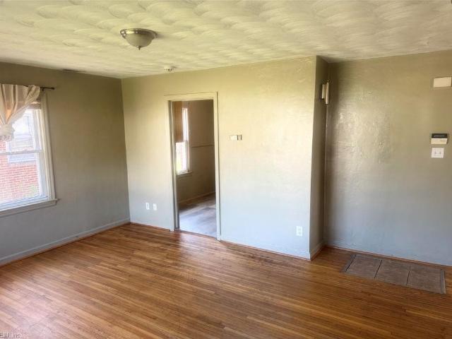 635 Newport News AVE