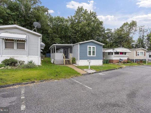 635 Sunset Strip, Brooklyn Park, MD 21225
