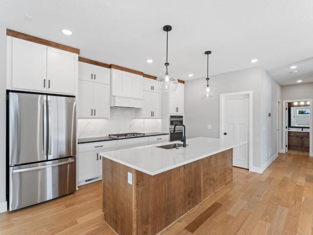 635 Parkside Court
