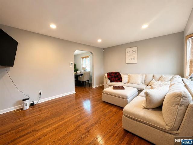 635 Robinson Terrace