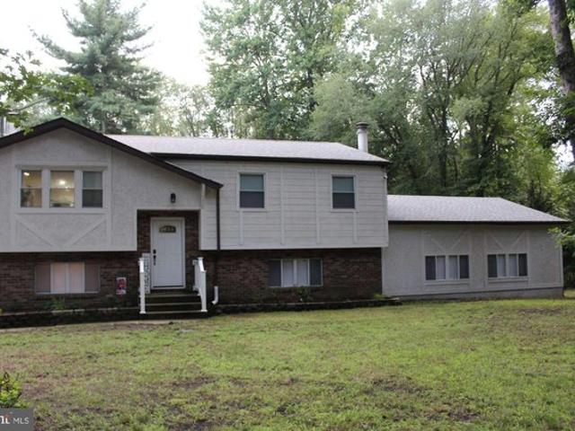 635 Raritan Ave, Atco, NJ 08004