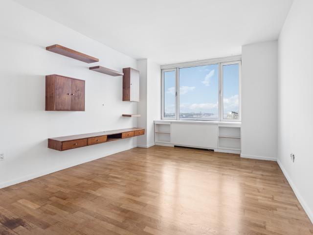 635 W 42ND Street 40D