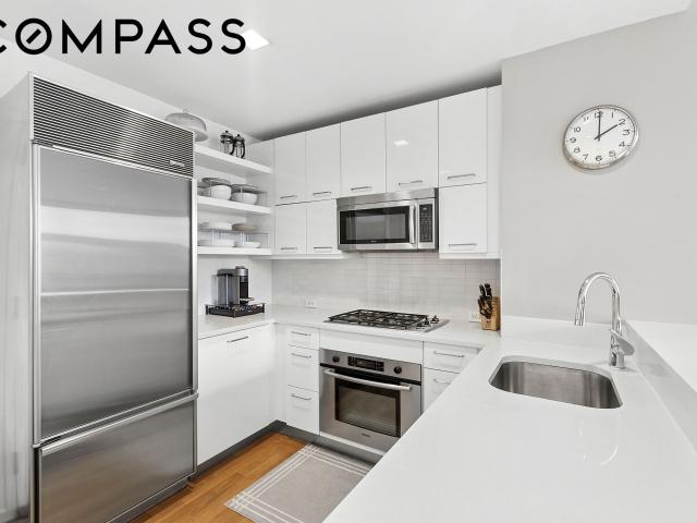 635 W 42nd Street 4B