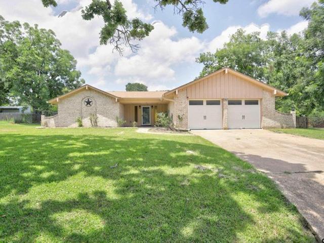 635 W Church St, Centerville, TX 75833