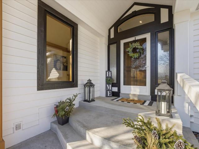 635 W Pierre Ln