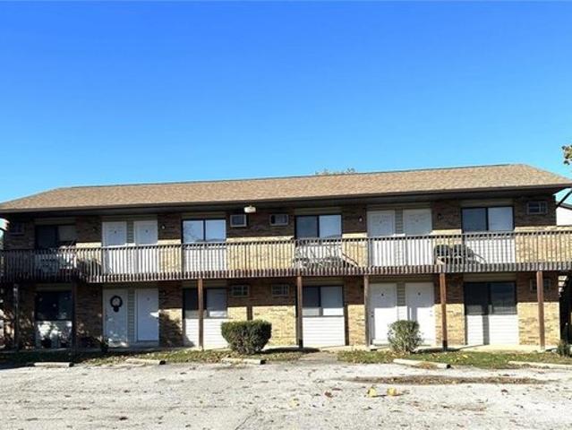 635 Vicksburg Dr, Belleville, IL 62221