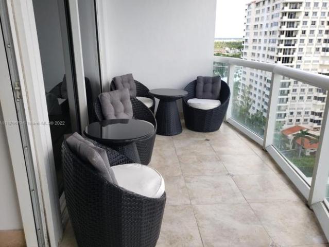 6365 Collins Ave #1511 Miami Beach, FL 33141