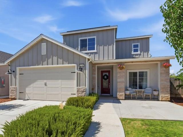 6366 E Ramona Way, Fresno, CA 93727