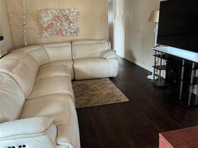 6368 Lincoln Boulevard 12