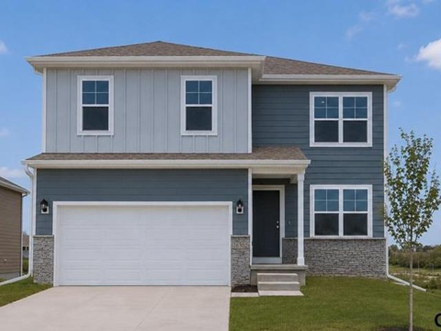 6361 Lawnwood Dr, Papillion, NE 68133