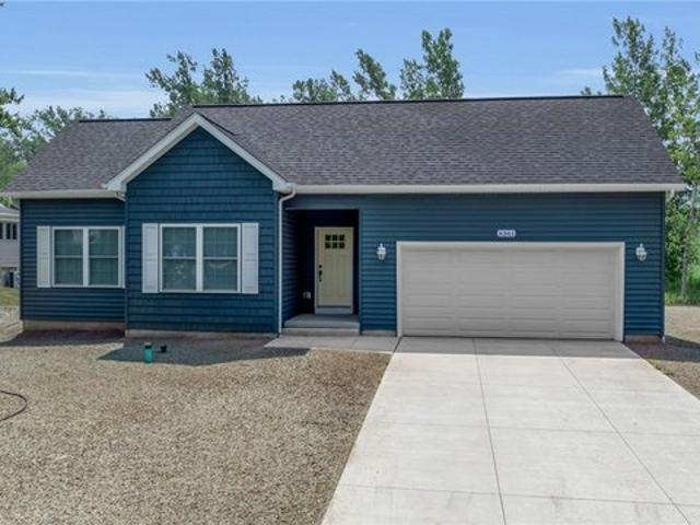 6361 Webster Rd, Orchard Park, NY 14127