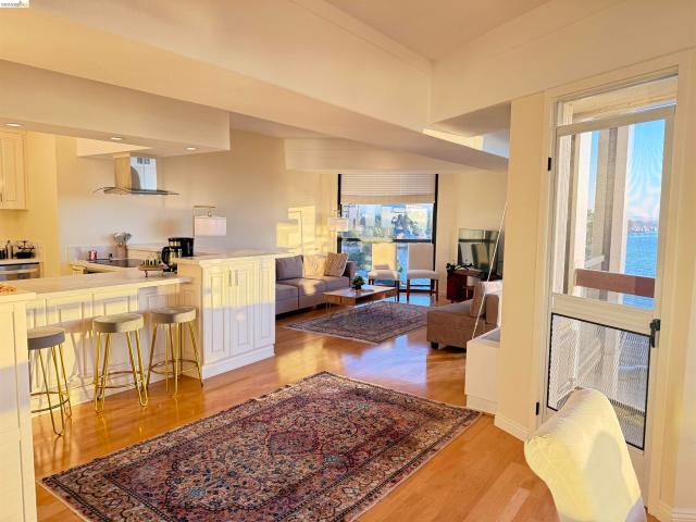 6363 Chritie Ave 606
