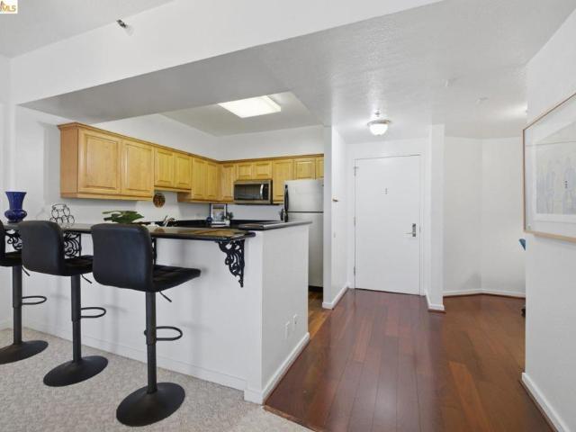 6363 Christie Ave 2701