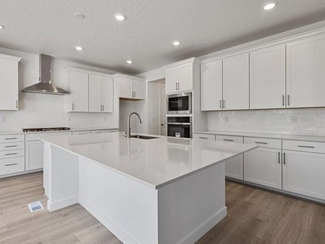 6363 W Alpine Lake Ln, Herriman, UT 84096