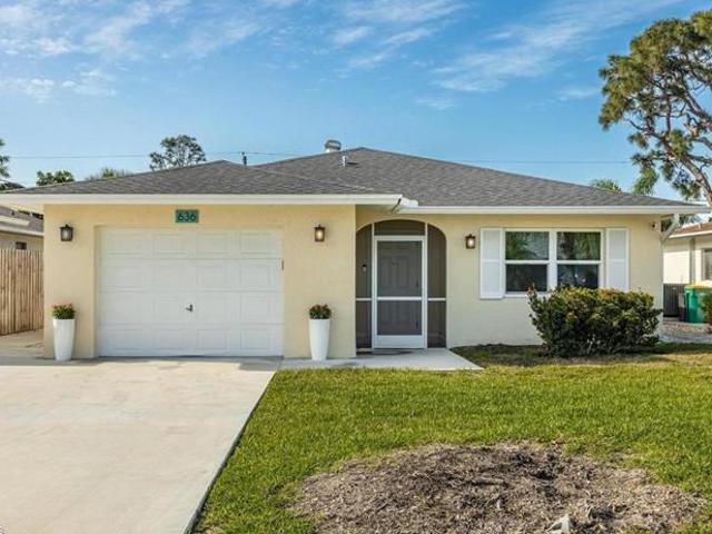 636 98th Ave N, Naples, FL 34108