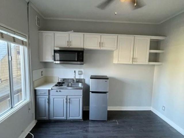 636 Chestnut Avenue Studio Apartment for Rent at 636 Chestnut Ave, Long Beach, CA 90802 Downtown Long Beach
