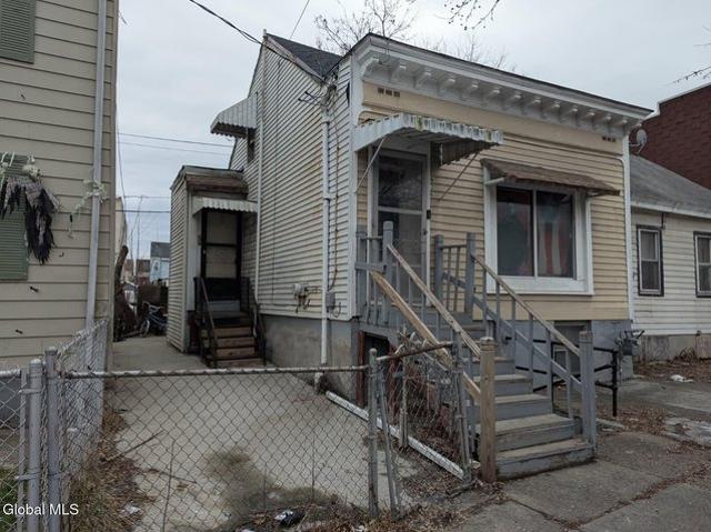 636 Clinton Ave, Albany, NY 12206