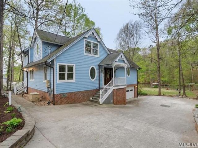 636 Beechwood Dr, Bracey, VA 23919