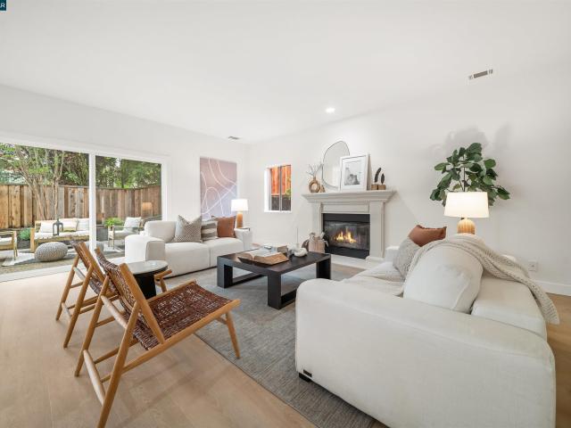 636 Dunhill Dr