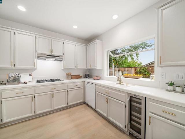 636 Dunhill Dr