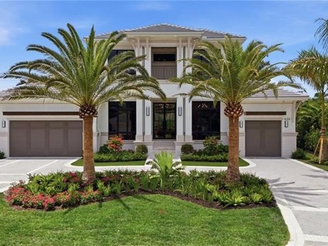 636 Fountainhead Ln, Naples, FL 34103