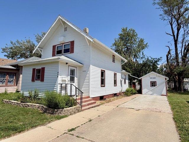 636 Frank Ave SE, Huron, SD 57350