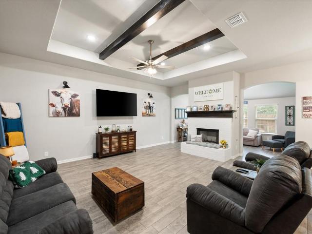636 Mooney Drive