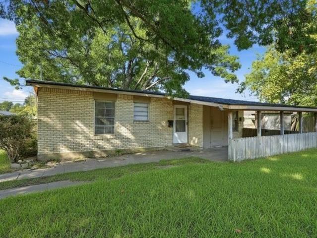 636 S Andrews Ave, Sherman, TX 75090