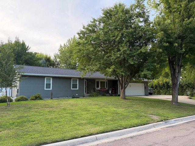 636 Shady Creek Cir, Winsted, MN 55395