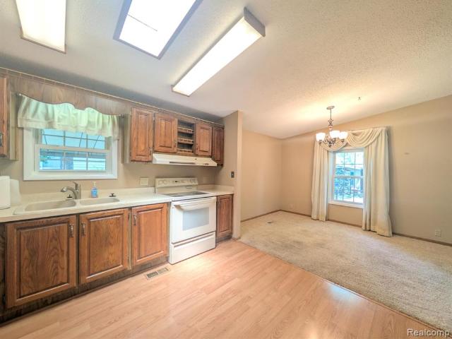 636 Park View